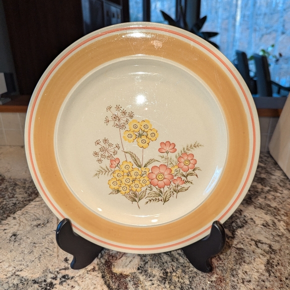 Newcor | Dining | Vintage Newcor Stoneware 986 Daydream Floral Pattern ...